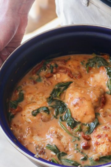Tuscan chicken with sundried tomatoes and spinach - Nutmeg and Vinegar